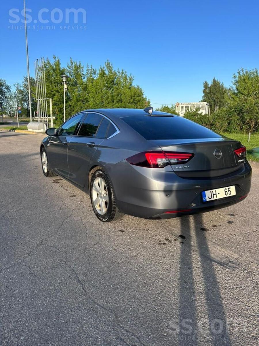 Grey Opel Insignia 2017 in Riga, with an engine capacity of 1.60 L and mileage of 191 thousand km for 9500 €, photo 4 on AUTOMOTO.COM.LV