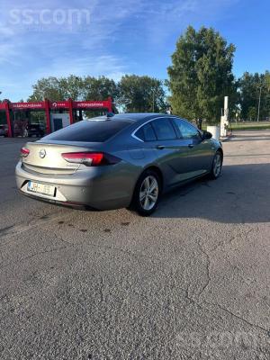 Grey Opel Insignia 2017 in Riga, with an engine capacity of 1.60 L and mileage of 191 thousand km for 9500 €, photo 5 on AUTOMOTO.COM.LV