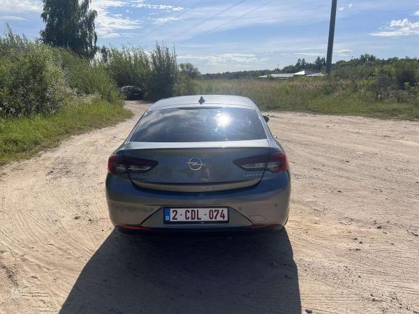 Grey Opel Insignia 2017 in Alytus, with an engine capacity of 1.60 L and mileage of 284 thousand km for 7500 €, photo 8 on AUTOMOTO.COM.LV