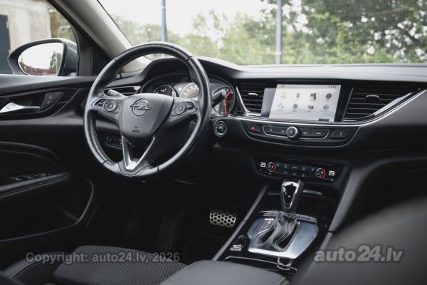 Grey Opel Insignia 2017 in Tartu, with an engine capacity of 1.60 L and mileage of 210 thousand km for 8499 €, photo 8 on AUTOMOTO.COM.LV