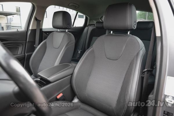 Grey Opel Insignia 2017 in Tartu, with an engine capacity of 1.60 L and mileage of 210 thousand km for 8499 €, photo 10 on AUTOMOTO.COM.LV