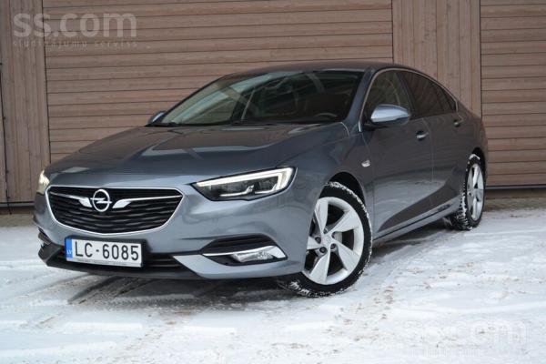 Grey Opel Insignia 2018 in Jelgava, with an engine capacity of 1.60 L and mileage of 151 thousand km for 9800 €, photo 2 on AUTOMOTO.COM.LV
