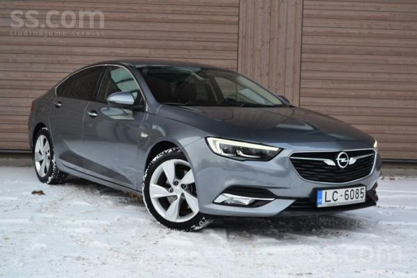Grey Opel Insignia 2018 in Jelgava, with an engine capacity of 1.60 L and mileage of 151 thousand km for 9800 €, photo 3 on AUTOMOTO.COM.LV