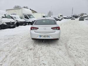Grey Opel Insignia 2018 in Taurage, with an engine capacity of 1.60 L and mileage of 172 thousand km for 8200 €, photo 6 on AUTOMOTO.COM.LV