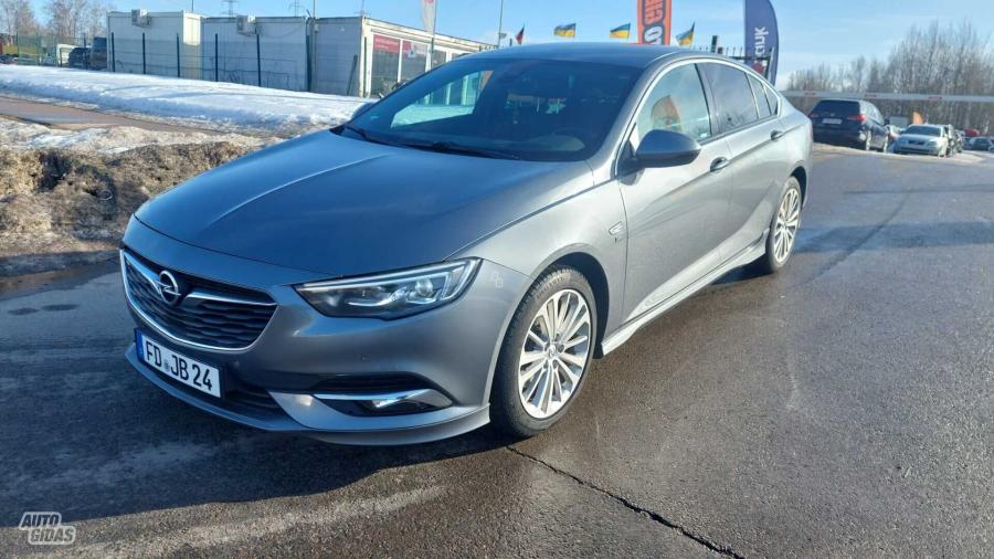 Grey Opel Insignia 2018 in Kaunas, with an engine capacity of 2.00 L and mileage of 283 thousand km for 9700 €, photo 1 on AUTOMOTO.COM.LV