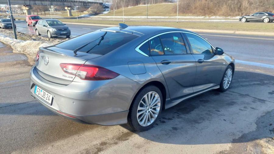 Grey Opel Insignia 2018 in Kaunas, with an engine capacity of 2.00 L and mileage of 283 thousand km for 9700 €, photo 4 on AUTOMOTO.COM.LV