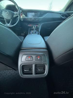 Grey Opel Insignia 2018 in Tartu, with an engine capacity of 1.50 L and mileage of 171 thousand km for 11999 €, photo 10 on AUTOMOTO.COM.LV