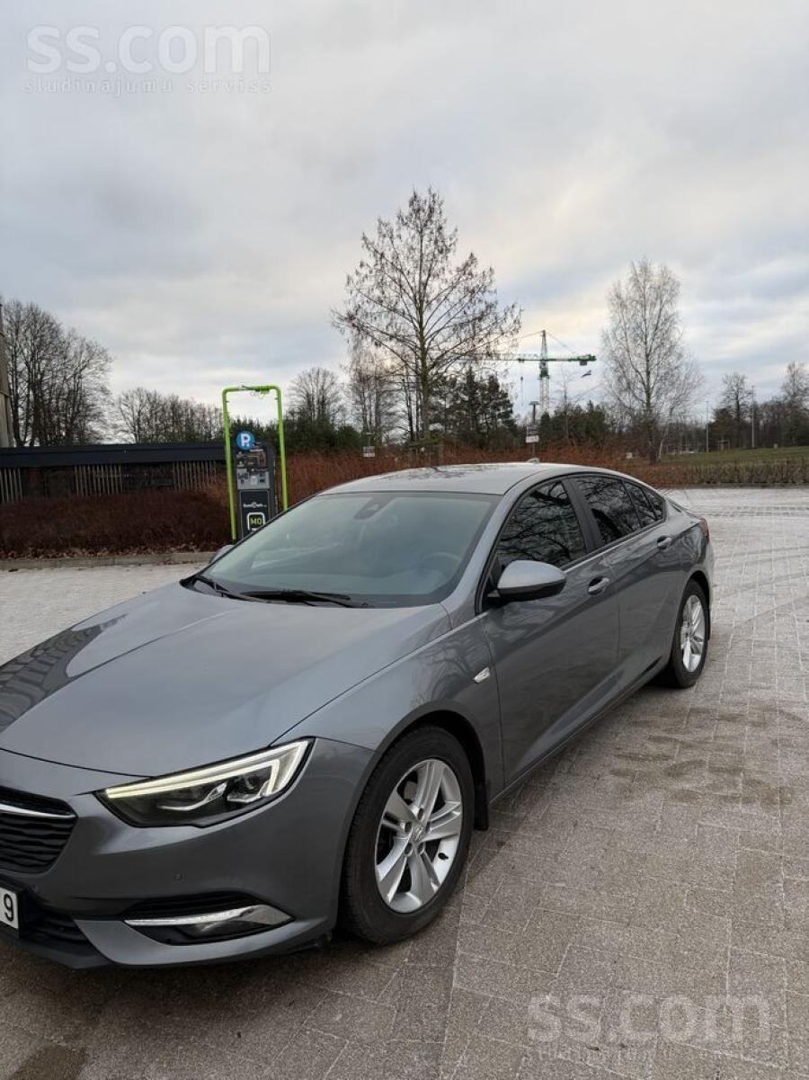 Grey Opel Insignia 2019 in Riga, with an engine capacity of 1.50 L and mileage of 140 thousand km for 11500 €, photo 5 on AUTOMOTO.COM.LV