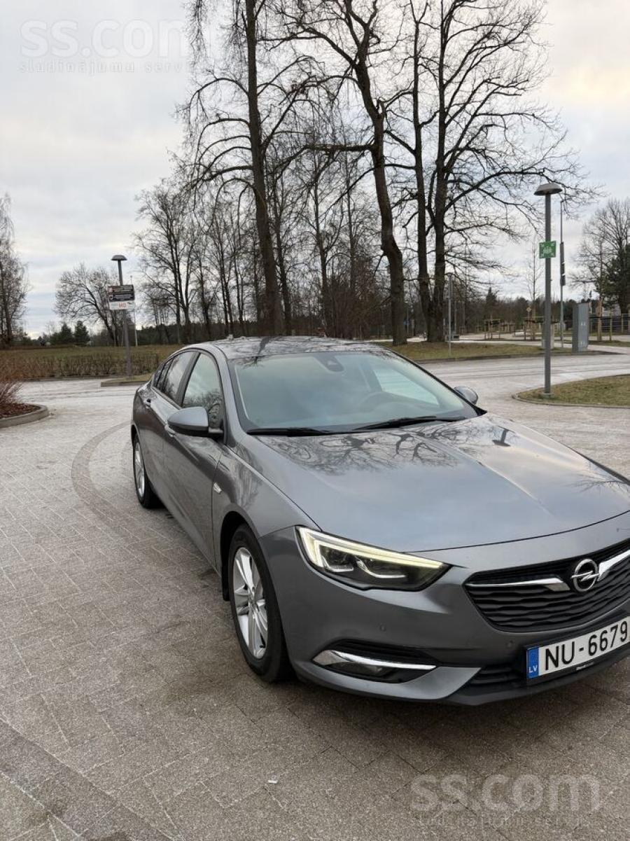 Grey Opel Insignia 2019 in Riga, with an engine capacity of 1.50 L and mileage of 140 thousand km for 11500 €, photo 6 on AUTOMOTO.COM.LV