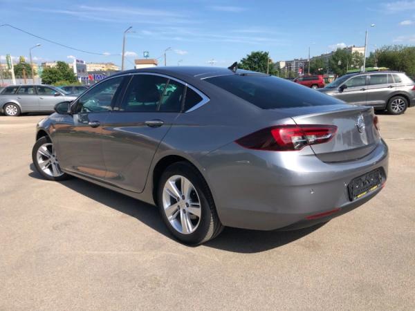Grey Opel Insignia 2019 in Riga, with an engine capacity of 1.60 L and mileage of 156 thousand km for 12950 €, photo 2 on AUTOMOTO.COM.LV