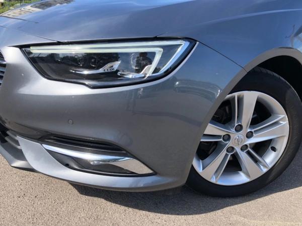 Grey Opel Insignia 2019 in Riga, with an engine capacity of 1.60 L and mileage of 156 thousand km for 12950 €, photo 7 on AUTOMOTO.COM.LV
