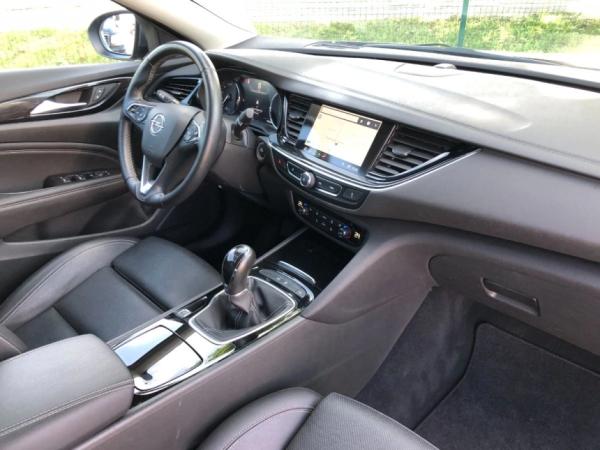 Grey Opel Insignia 2019 in Riga, with an engine capacity of 1.60 L and mileage of 156 thousand km for 12950 €, photo 9 on AUTOMOTO.COM.LV