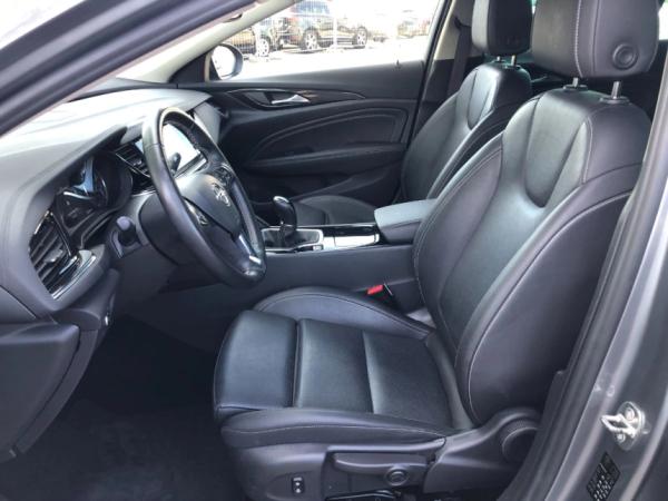 Grey Opel Insignia 2019 in Riga, with an engine capacity of 1.60 L and mileage of 156 thousand km for 12950 €, photo 10 on AUTOMOTO.COM.LV