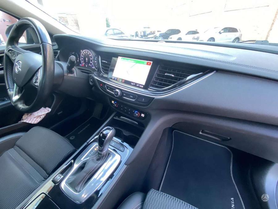 Grey Opel Insignia 2019 in Klaipeda, with an engine capacity of 1.96 L and mileage of 154 thousand km for 14500 €, photo 14 on AUTOMOTO.COM.LV