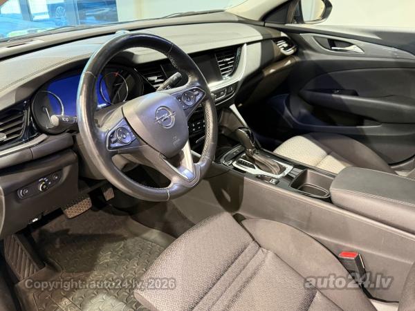 Grey Opel Insignia 2019 in Tallinn, with an engine capacity of 1.50 L and mileage of 105 thousand km for 12990 €, photo 9 on AUTOMOTO.COM.LV