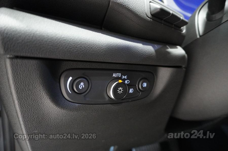 Grey Opel Insignia 2019 in Tallinn, with an engine capacity of 1.60 L and mileage of 45 thousand km for 16500 €, photo 16 on AUTOMOTO.COM.LV