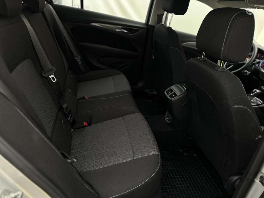Pelēks Opel Insignia 2020 Viļņa, ar dzinēja tilpumu 1.60 L un nobraukumu 43 tūkst. km par 13300 €, foto 13 vietnē AUTOMOTO.COM.LV