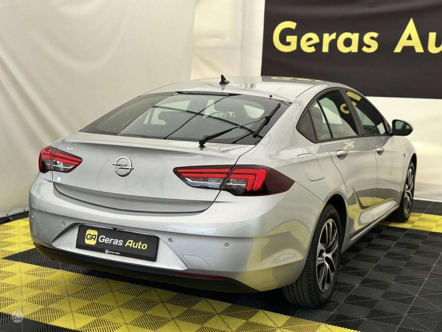 Grey Opel Insignia 2020 in Vilnius, with an engine capacity of 1.60 L and mileage of 43 thousand km for 13300 €, photo 5 on AUTOMOTO.COM.LV