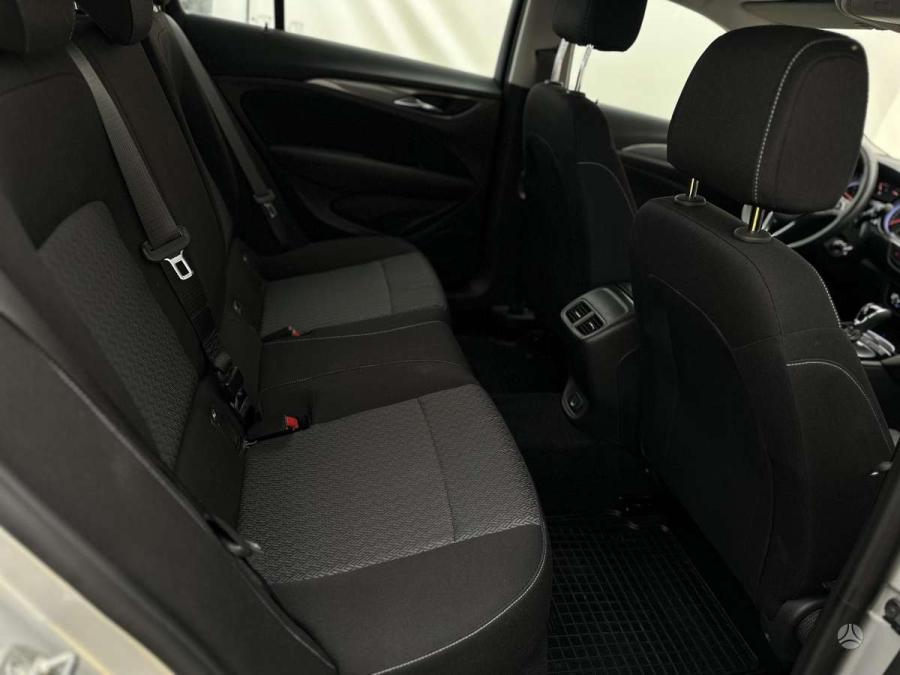 Grey Opel Insignia 2020 in Vilnius, with an engine capacity of 1.60 L and mileage of 43 thousand km for 13300 €, photo 13 on AUTOMOTO.COM.LV