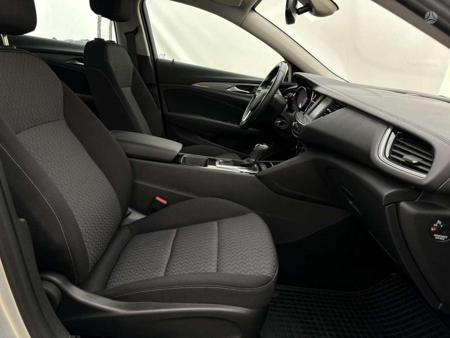Grey Opel Insignia 2020 in Vilnius, with an engine capacity of 1.60 L and mileage of 43 thousand km for 13300 €, photo 14 on AUTOMOTO.COM.LV