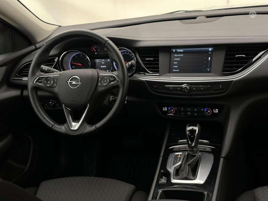 Grey Opel Insignia 2020 in Vilnius, with an engine capacity of 1.60 L and mileage of 43 thousand km for 13300 €, photo 16 on AUTOMOTO.COM.LV