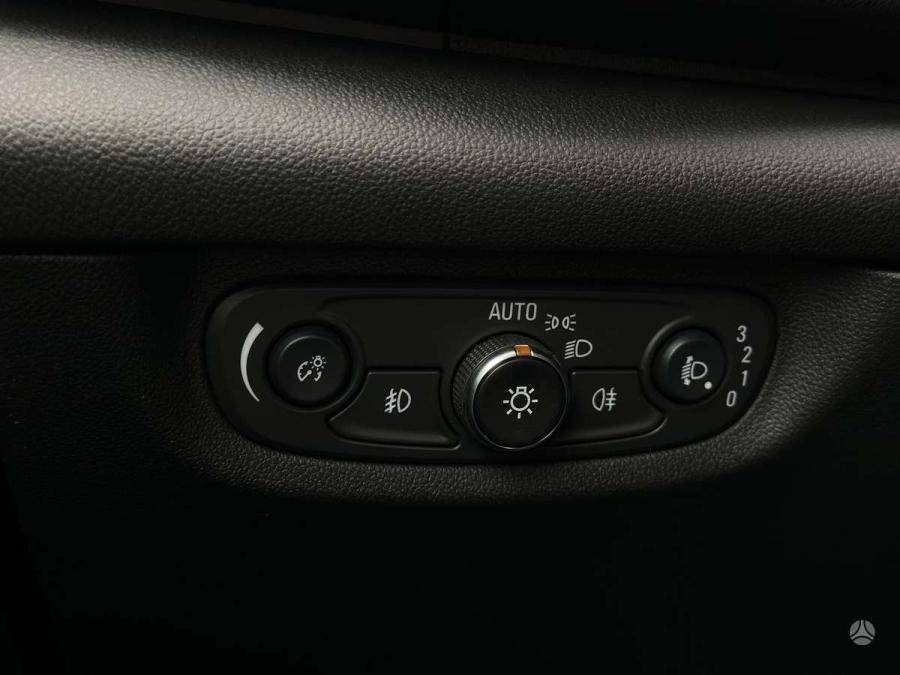 Grey Opel Insignia 2020 in Vilnius, with an engine capacity of 1.60 L and mileage of 43 thousand km for 13300 €, photo 23 on AUTOMOTO.COM.LV