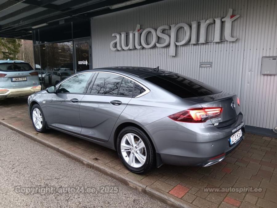 Grey Opel Insignia 2021 in Tallinn, with an engine capacity of 2.00 L and mileage of 62 thousand km for 21490 €, photo 3 on AUTOMOTO.COM.LV