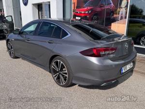 Grey Opel Insignia 2021 in Viljandi, with an engine capacity of 2.00 L and mileage of 118 thousand km for 18990 €, photo 4 on AUTOMOTO.COM.LV