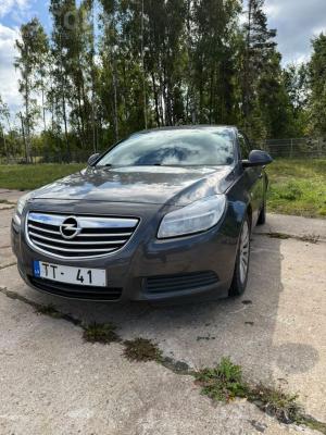Grey Opel Insignia 2008 in Riga, with an engine capacity of 2.00 L and mileage of 295 thousand km for 1100 €, photo 3 on AUTOMOTO.COM.LV