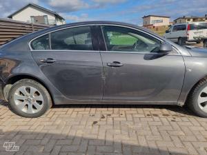Grey Opel Insignia 2009 in Kaunas, with an engine capacity of 1.80 L and mileage of 278 thousand km for 2730 €, photo 4 on AUTOMOTO.COM.LV