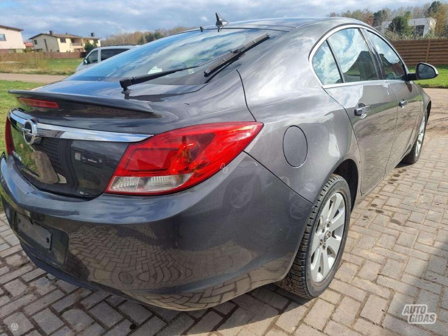 Grey Opel Insignia 2009 in Kaunas, with an engine capacity of 1.80 L and mileage of 278 thousand km for 2730 €, photo 5 on AUTOMOTO.COM.LV