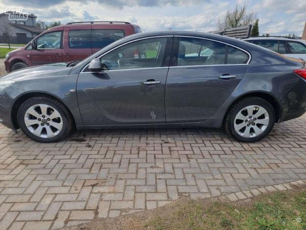 Grey Opel Insignia 2009 in Kaunas, with an engine capacity of 1.80 L and mileage of 278 thousand km for 2730 €, photo 8 on AUTOMOTO.COM.LV