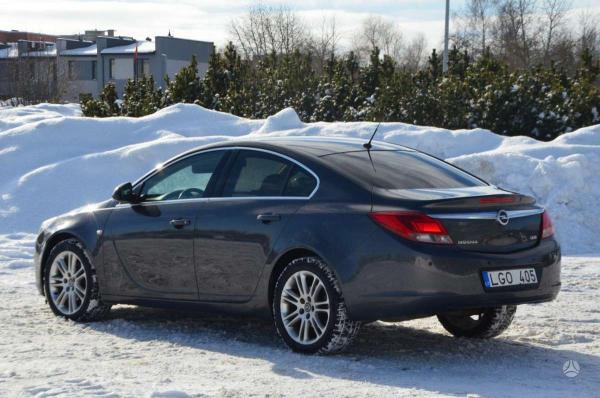 Pelēks Opel Insignia 2009 Šauļi, ar dzinēja tilpumu 1.96 L un nobraukumu 290 tūkst. km par 3200 €, foto 2 vietnē AUTOMOTO.COM.LV