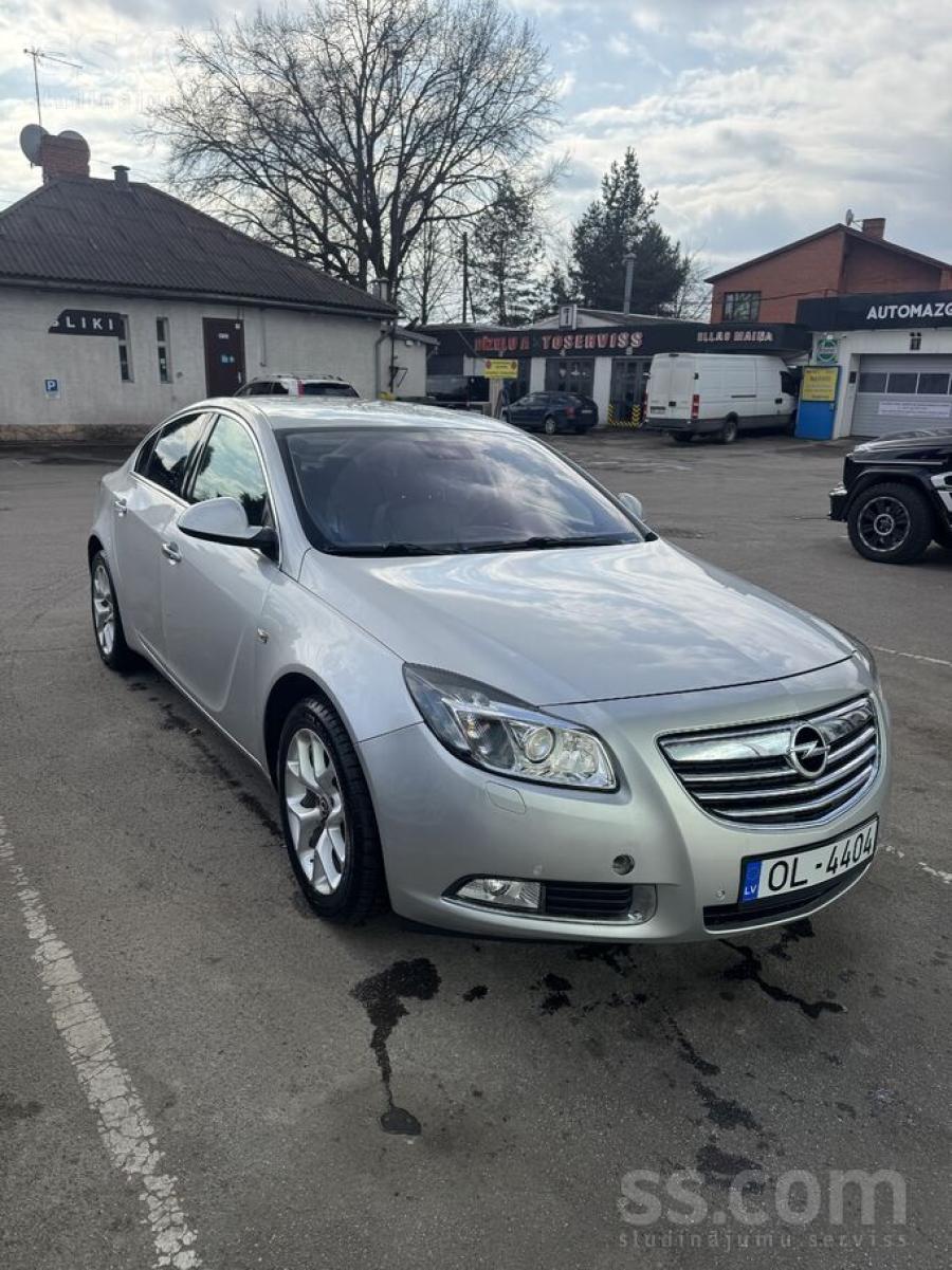 Pelēks Opel Insignia 2009 Rīga, ar dzinēja tilpumu 2.00 L un nobraukumu 188 tūkst. km par 3000 €, foto 1 vietnē AUTOMOTO.COM.LV