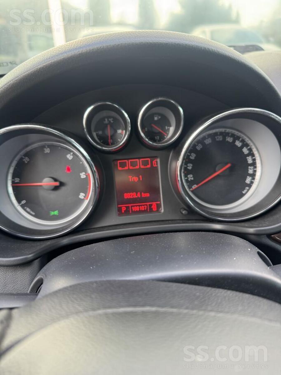 Pelēks Opel Insignia 2009 Rīga, ar dzinēja tilpumu 2.00 L un nobraukumu 188 tūkst. km par 3000 €, foto 9 vietnē AUTOMOTO.COM.LV