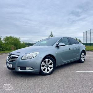 Grey Opel Insignia 2009 in Ukmerge, with an engine capacity of 2.00 L and mileage of 371 thousand km for 2750 €, photo  on AUTOMOTO.COM.LV