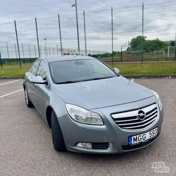 Grey Opel Insignia 2009 in Ukmerge, with an engine capacity of 2.00 L and mileage of 371 thousand km for 2750 €, photo 3 on AUTOMOTO.COM.LV