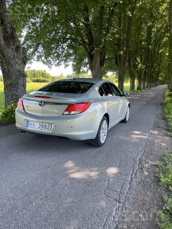 Grey Opel Insignia 2009 in Riga, with an engine capacity of 2.00 L and mileage of 305 thousand km for 2800 €, photo 3 on AUTOMOTO.COM.LV