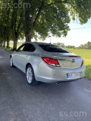 Grey Opel Insignia 2009 in Riga, with an engine capacity of 2.00 L and mileage of 305 thousand km for 2800 €, photo 5 on AUTOMOTO.COM.LV