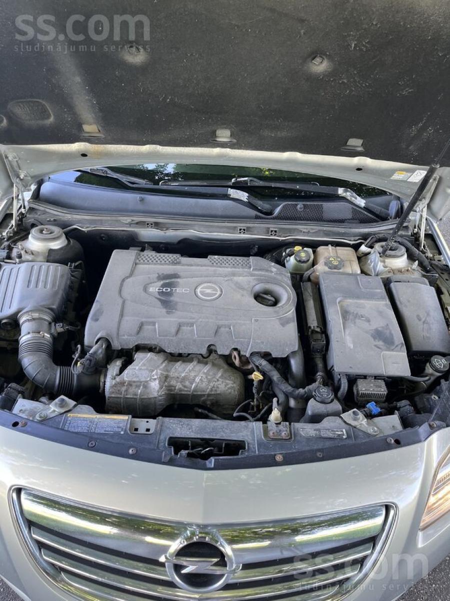Grey Opel Insignia 2009 in Riga, with an engine capacity of 2.00 L and mileage of 305 thousand km for 2800 €, photo 8 on AUTOMOTO.COM.LV