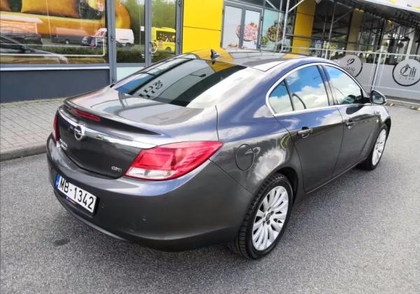 Grey Opel Insignia 2009 in Riga, with an engine capacity of 2.00 L and mileage of 216 thousand km for 3200 €, photo 4 on AUTOMOTO.COM.LV