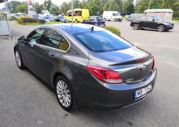Grey Opel Insignia 2009 in Riga, with an engine capacity of 2.00 L and mileage of 216 thousand km for 3200 €, photo 5 on AUTOMOTO.COM.LV