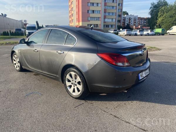 Grey Opel Insignia 2009 in Liepaja, with an engine capacity of 2.00 L and mileage of 289 thousand km for 1690 €, photo 3 on AUTOMOTO.COM.LV