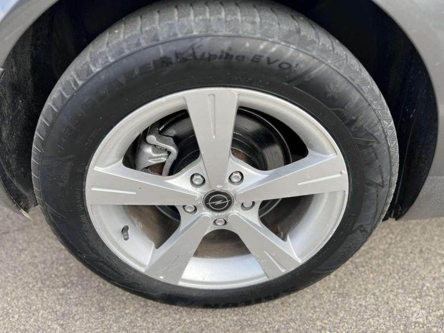 Pelēks Opel Insignia 2009 Marijampole, ar dzinēja tilpumu 1.80 L un nobraukumu 350 tūkst. km par 2400 €, foto 15 vietnē AUTOMOTO.COM.LV