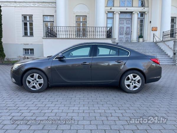Grey Opel Insignia 2009 in Tallinn, with an engine capacity of 2.00 L and mileage of 195 thousand km for 3900 €, photo 3 on AUTOMOTO.COM.LV