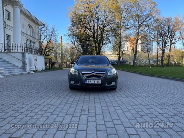 Grey Opel Insignia 2009 in Tallinn, with an engine capacity of 2.00 L and mileage of 195 thousand km for 3900 €, photo 8 on AUTOMOTO.COM.LV
