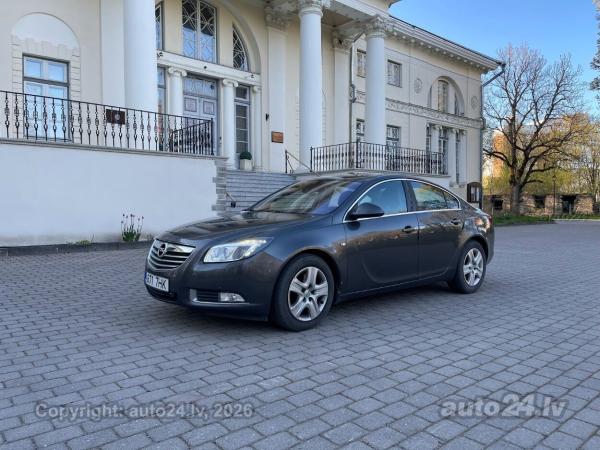 Grey Opel Insignia 2009 in Tallinn, with an engine capacity of 2.00 L and mileage of 195 thousand km for 3900 €, photo 1 on AUTOMOTO.COM.LV