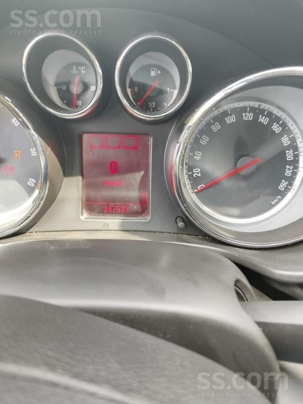 Grey Opel Insignia 2009 in Kuldiga, with an engine capacity of 2.00 L and mileage of 348 thousand km for 2000 €, photo 5 on AUTOMOTO.COM.LV