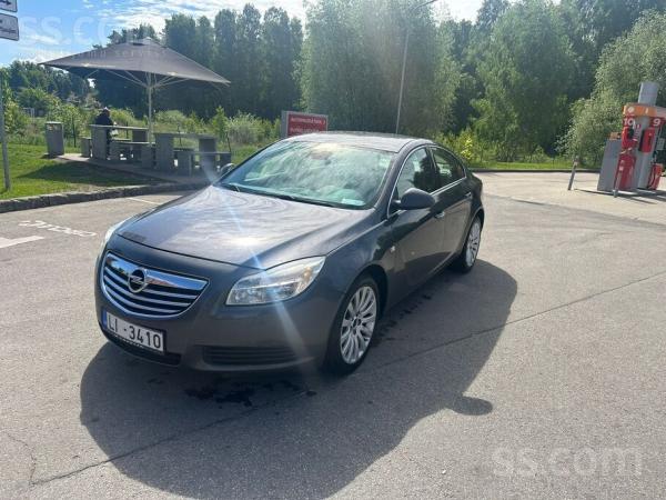 Grey Opel Insignia 2009 in Riga, with an engine capacity of 2.00 L and mileage of 177 thousand km for 2100 €, photo 1 on AUTOMOTO.COM.LV
