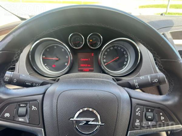Grey Opel Insignia 2009 in Riga, with an engine capacity of 2.00 L and mileage of 177 thousand km for 2100 €, photo 5 on AUTOMOTO.COM.LV